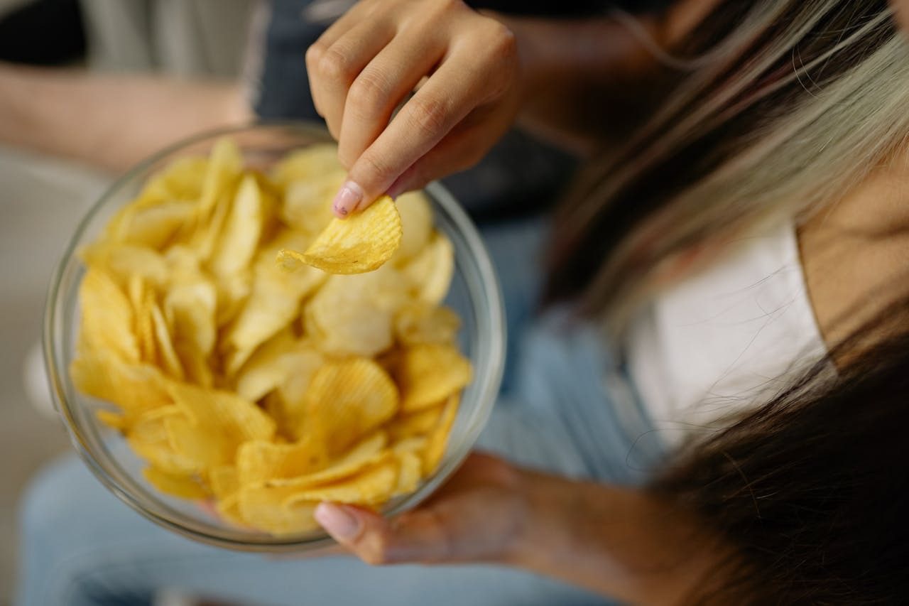 Love To Snack? Here’s How To Get The Most Out Of Your Snacking Routine ...